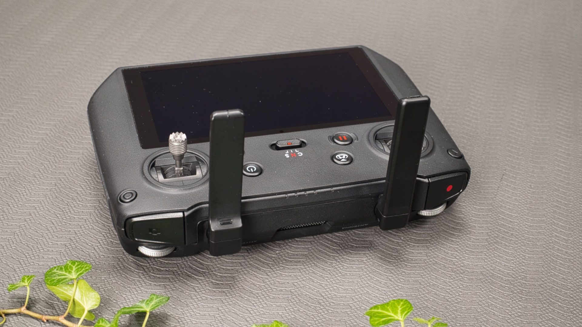 Test: DJI RC Pro Fernsteuerung - Ihre 1.000 Euro wert? - Drone-Zone.de