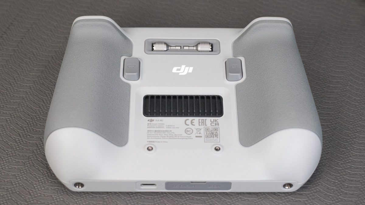 Test: DJI RC - Mehr Spaß dank integriertem Display? - Drone-Zone.de