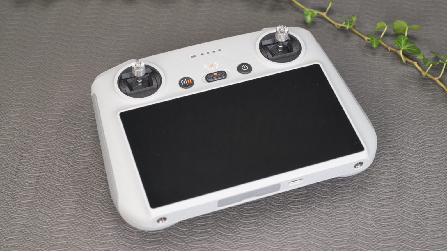 Test: DJI RC - Mehr Spaß dank integriertem Display? - Drone-Zone.de