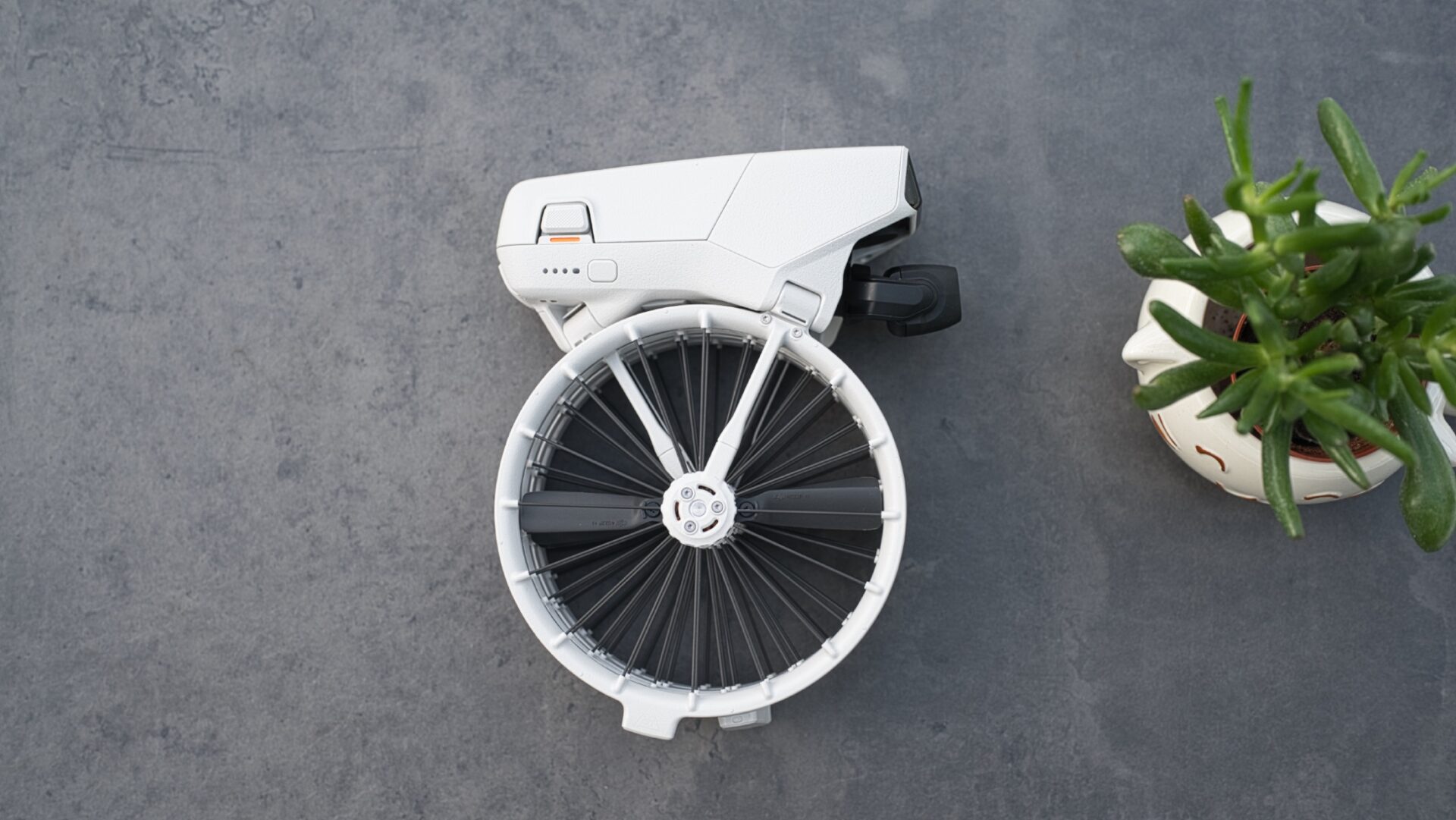 Test: DJI Flip - "Faltastische" Selfie-Drohne oder eine zu viel ...